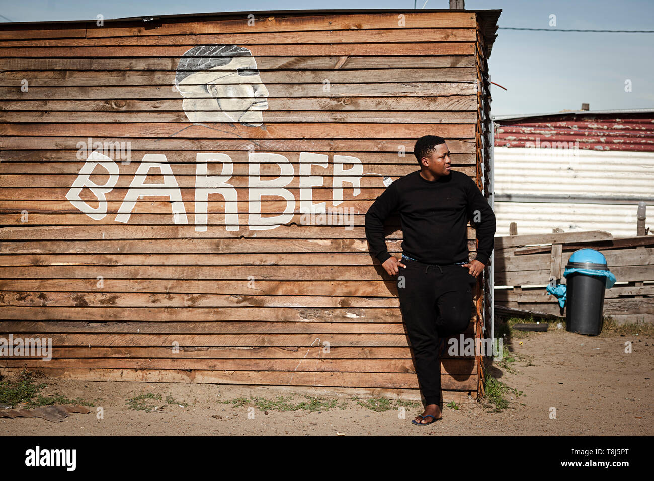 African barber shop hi-res stock photography and images - Alamy