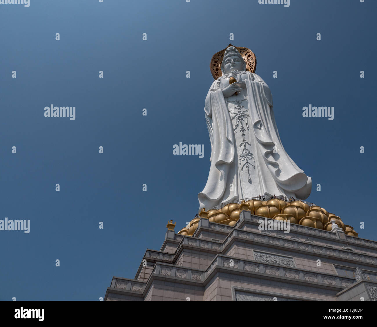 Guan yin buddha hi-res stock photography and images - Alamy