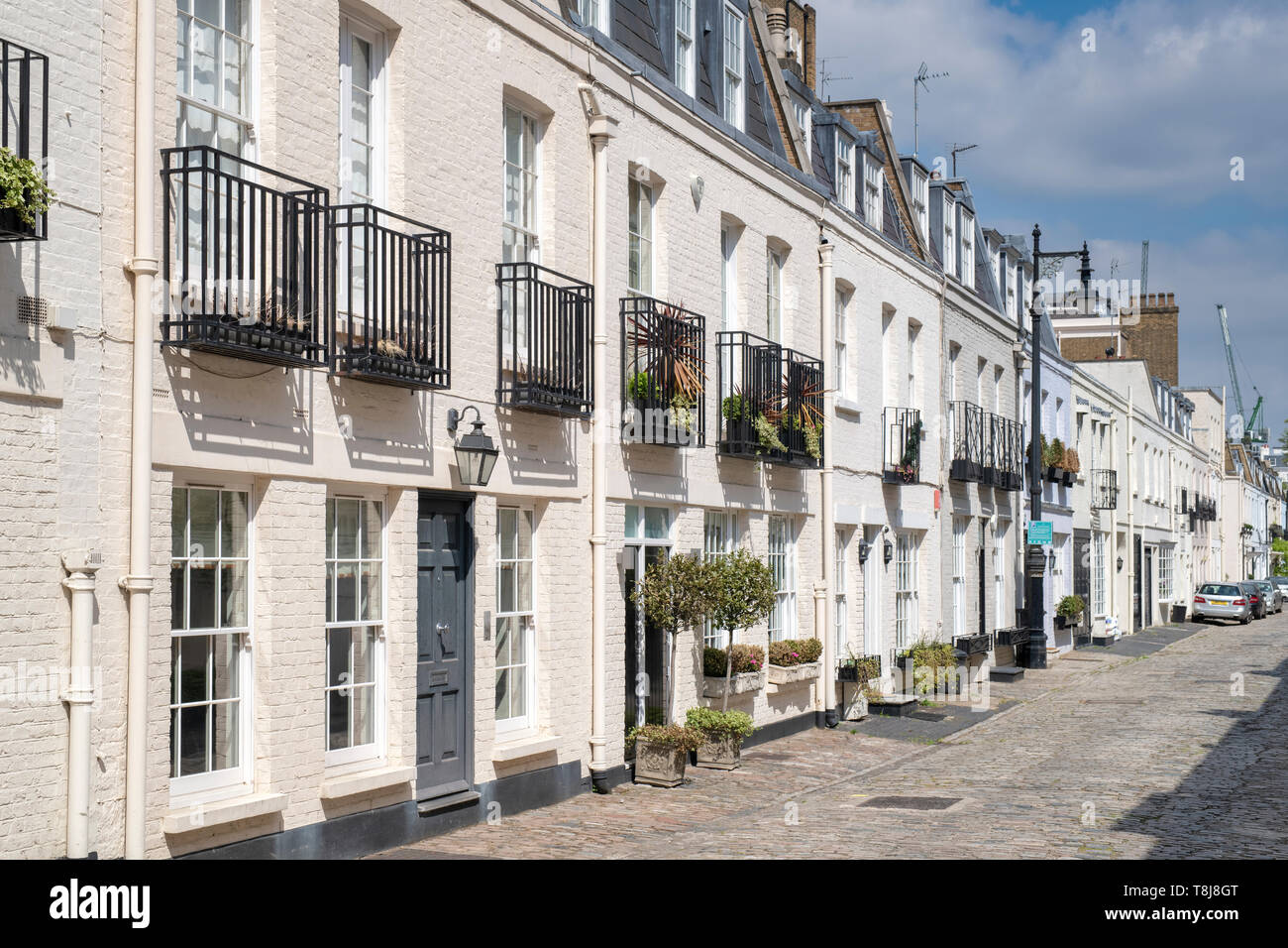 Eaton mews north, Lyall Street, Belgravia, London, England Stock Photo ...