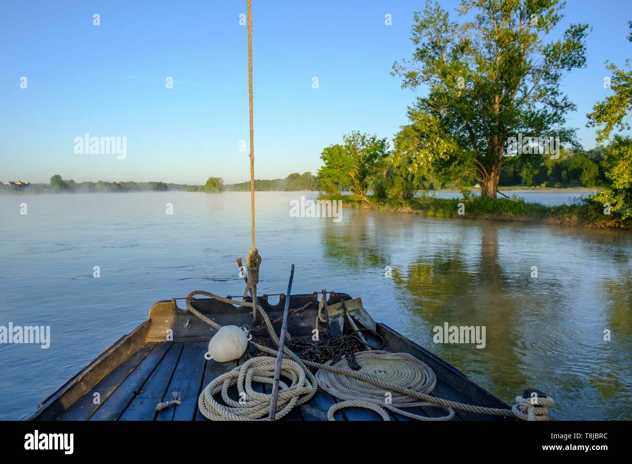 Traditional boat on loire river hi-res stock photography and images - Alamy
