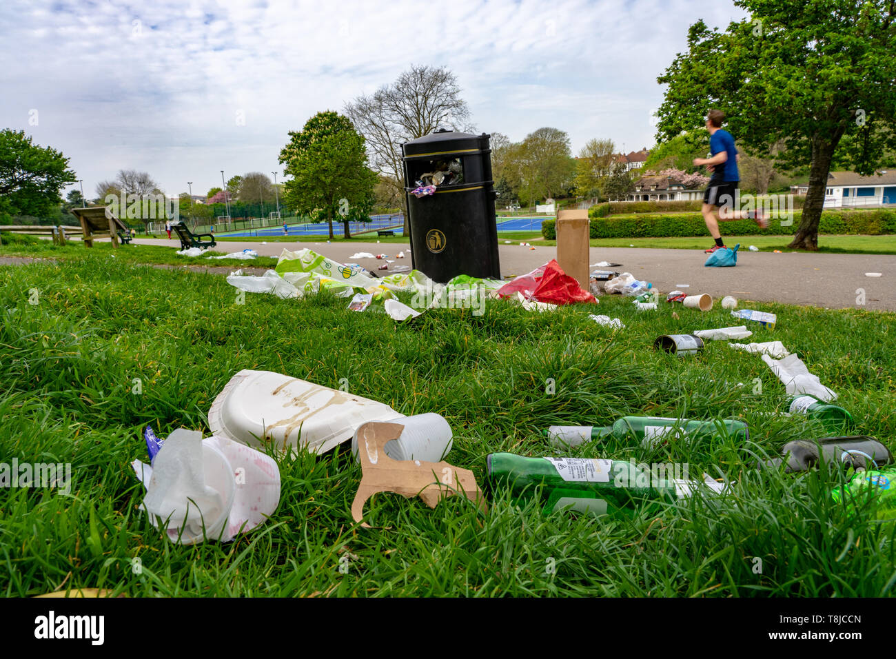 Recycle bin waste fitness hi-res stock photography and images - Alamy