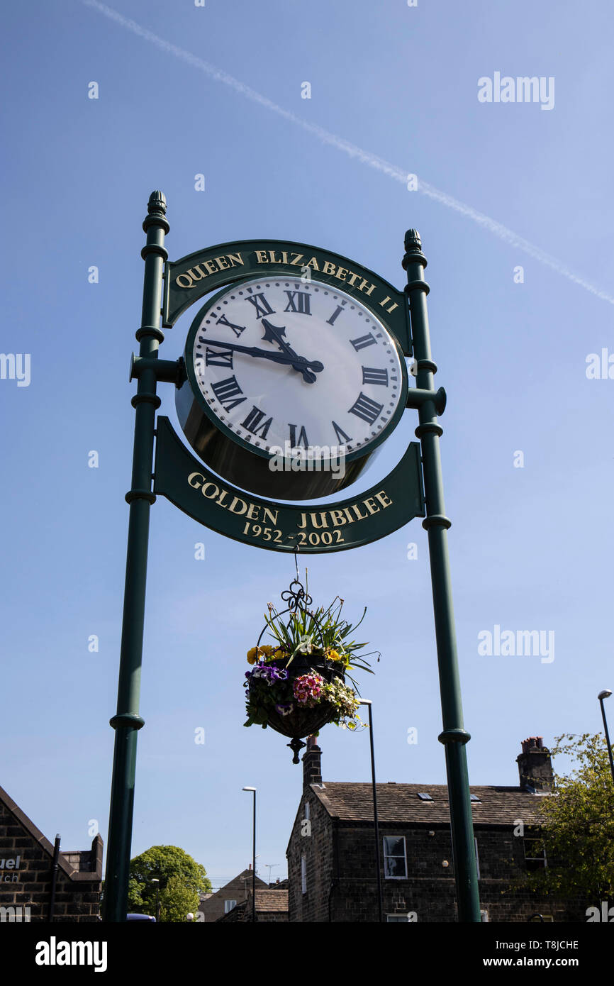 Queen Elizabeth 11 Clock celebrating her Golden Jubilee 1952 - 2002 at ...