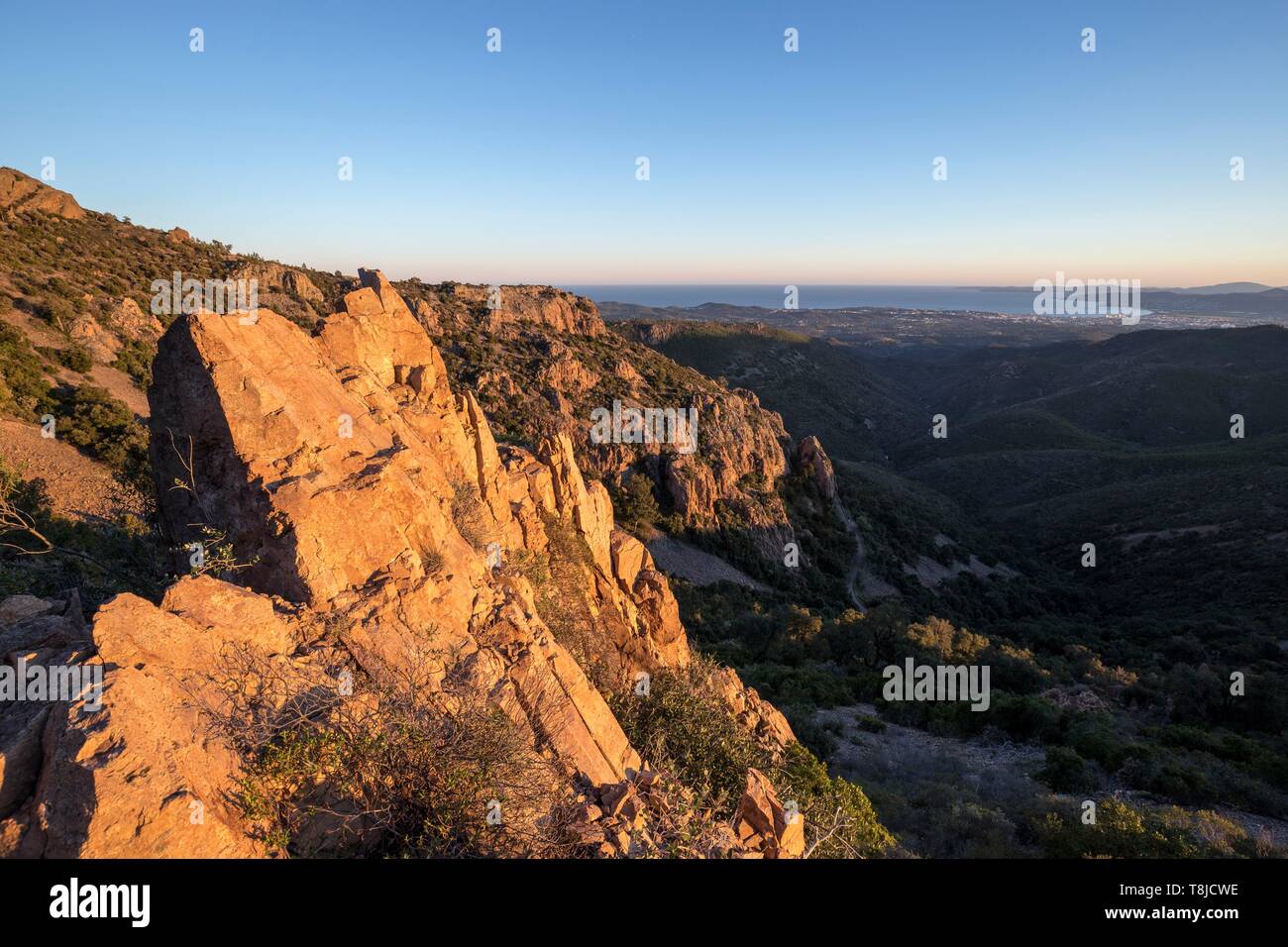 France, Var, Frejus, Esterel massif, red rhyolite rock cliffs of ...