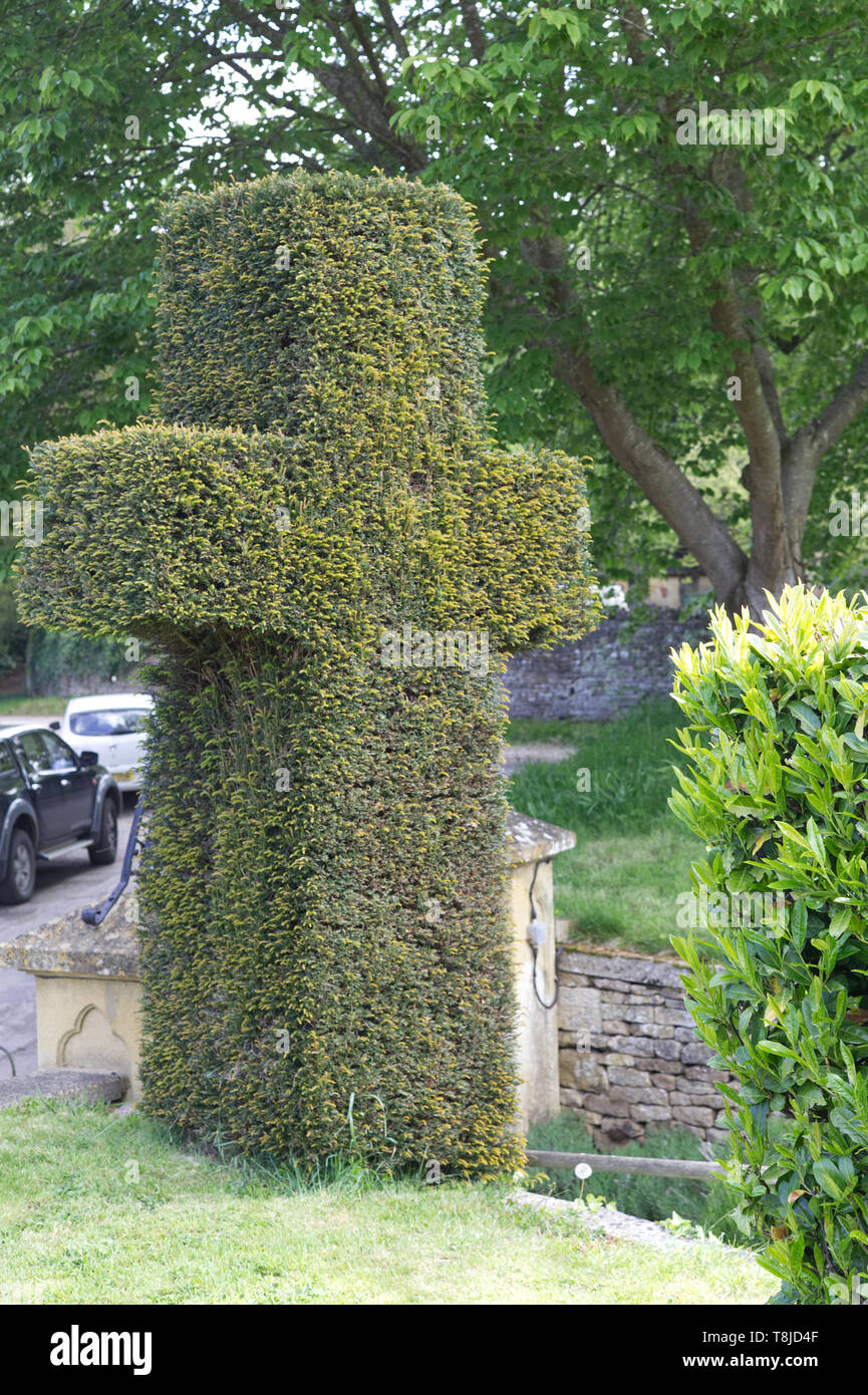 Cross made from hedge hi-res stock photography and images - Alamy