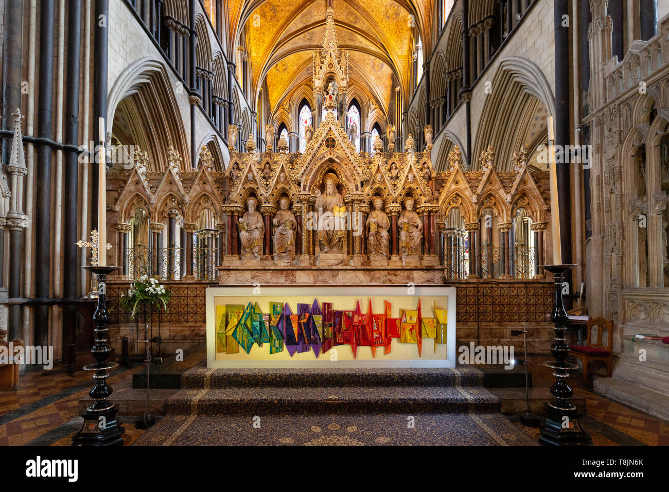 Worcester Cathedral - the colourful altar, Worcester Cathedral interior ...