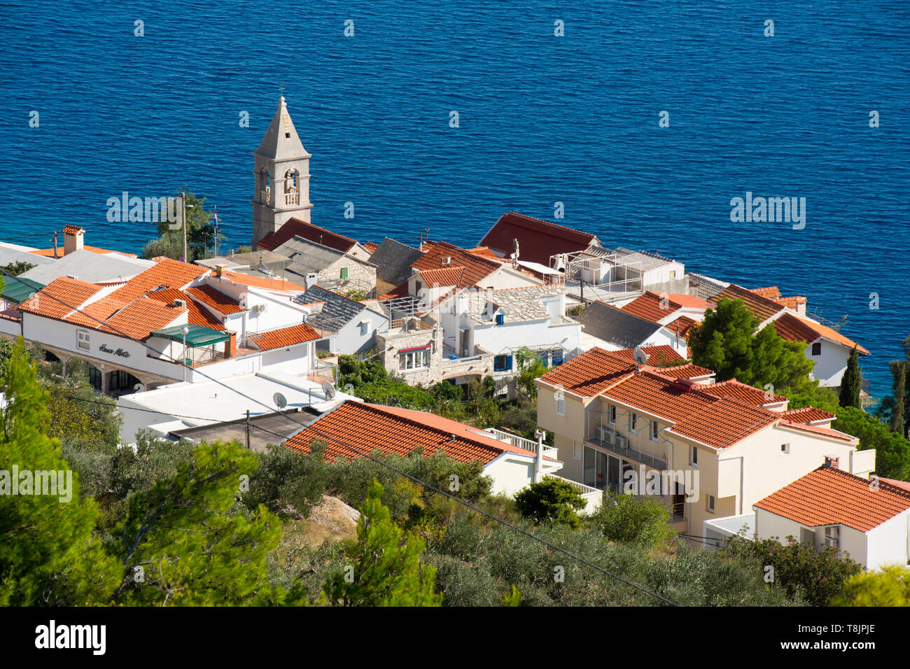 Kroatien, Dalmatien, Ortschaft Pisak südlich von Omis Stock Photo - Alamy