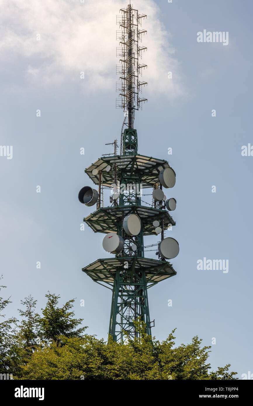 Media signal tower hi-res stock photography and images - Alamy