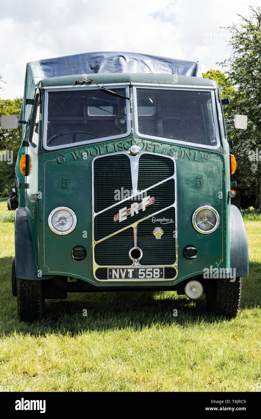 Vintage flat bed truck hi-res stock photography and images - Alamy
