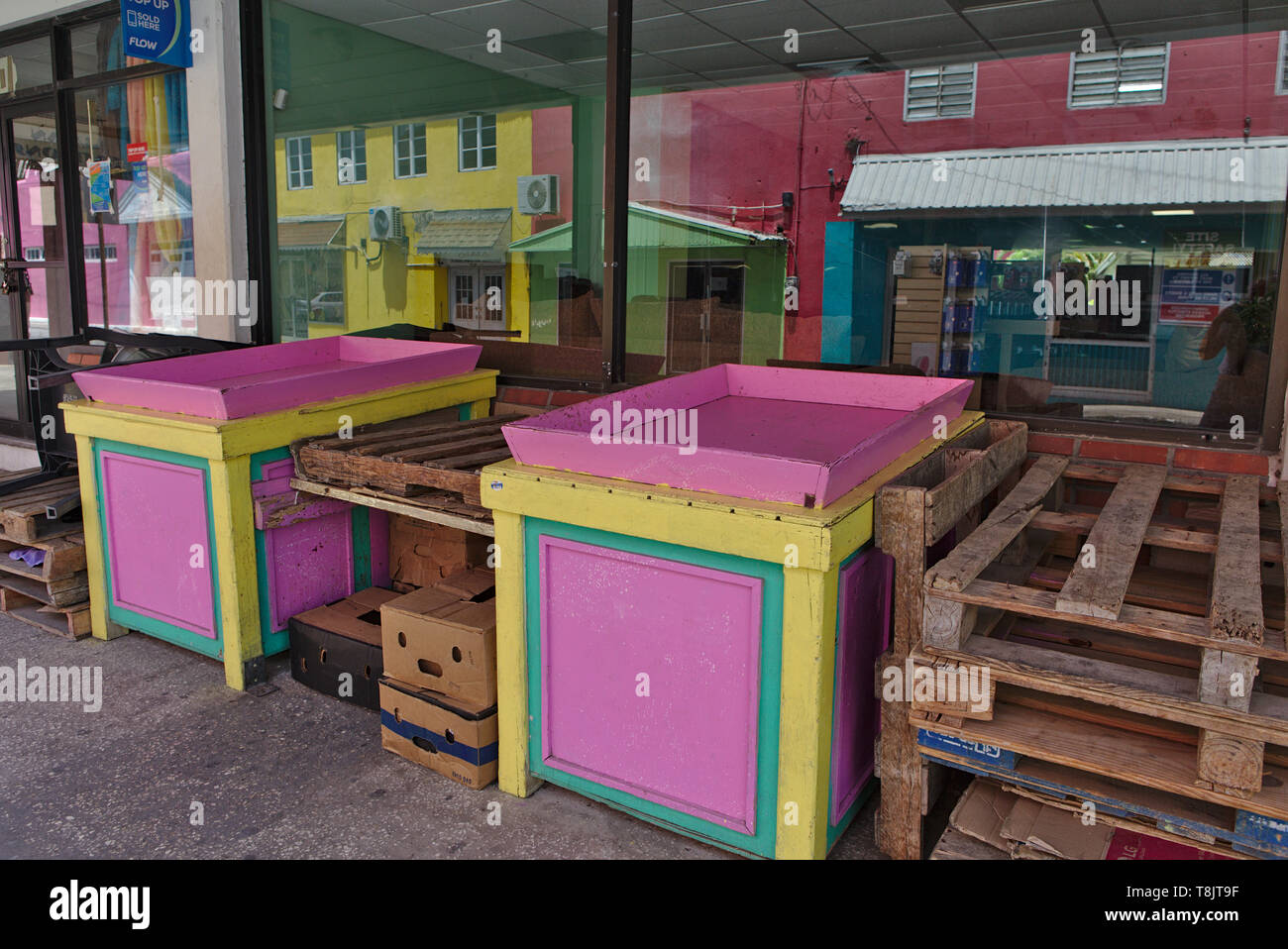 Colourful boxes hi-res stock photography and images - Alamy
