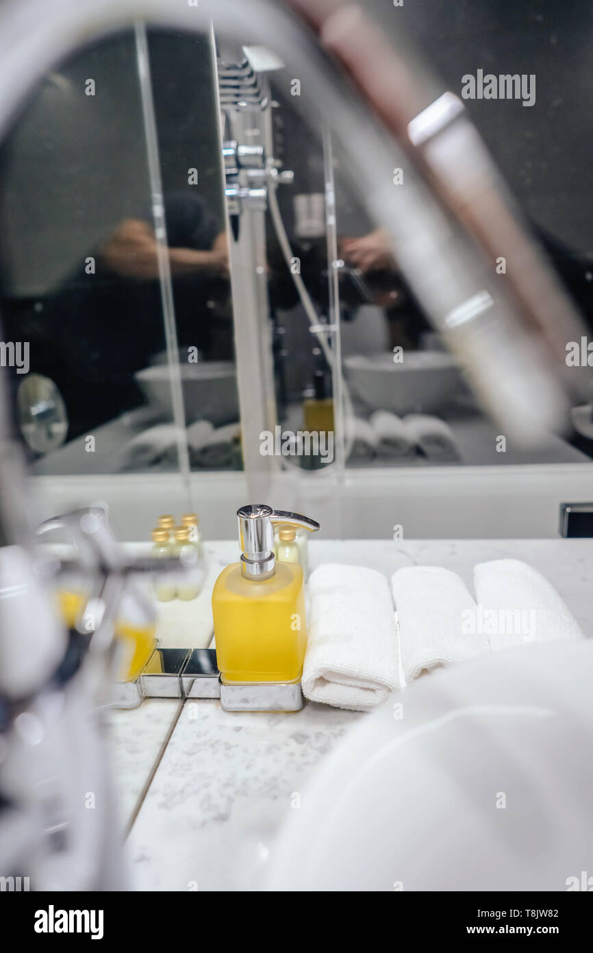 Bath oil advert hi-res stock photography and images - Alamy