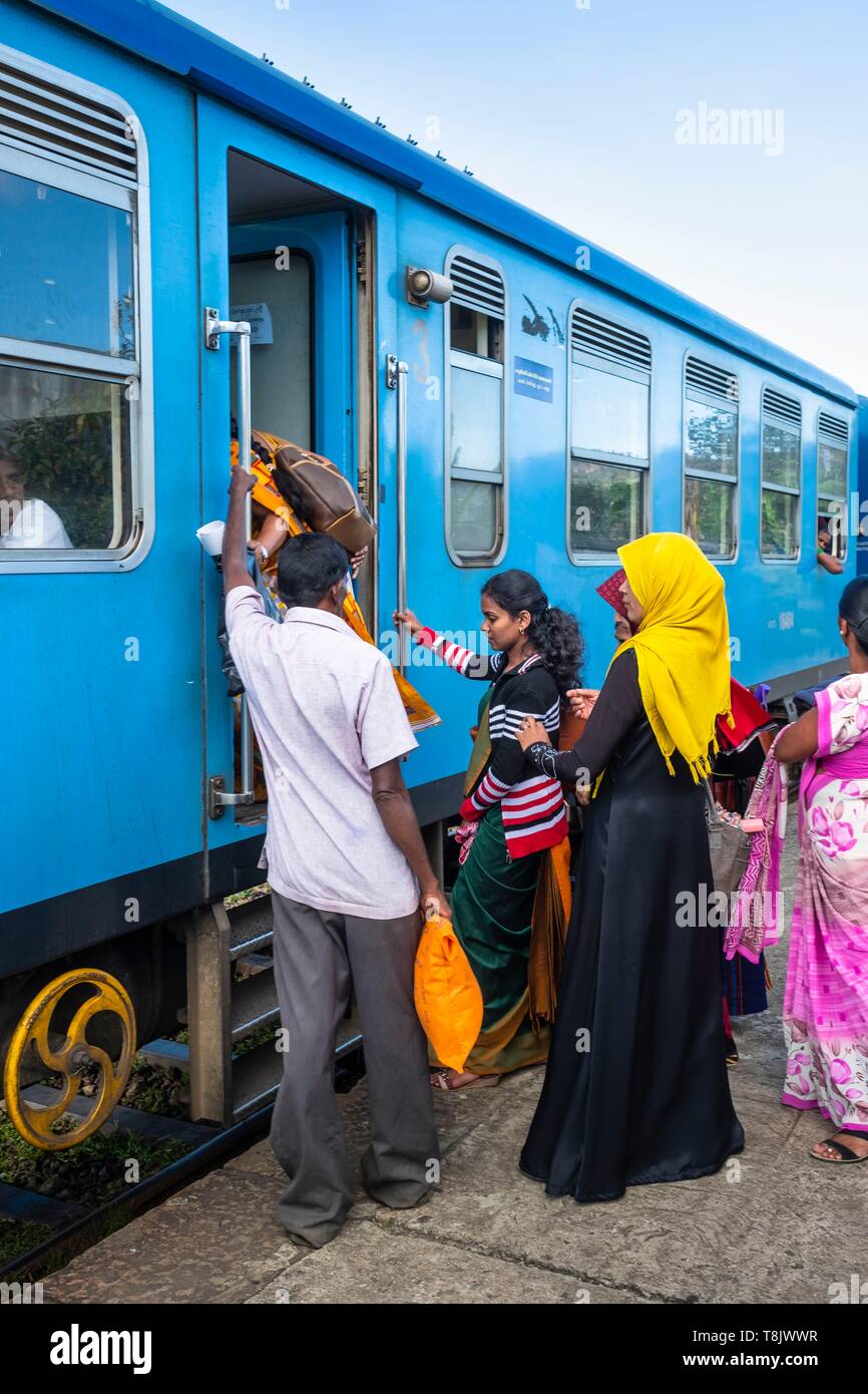 Sri Lanka, Uva province, the train line that connects Badulla to Kandy ...