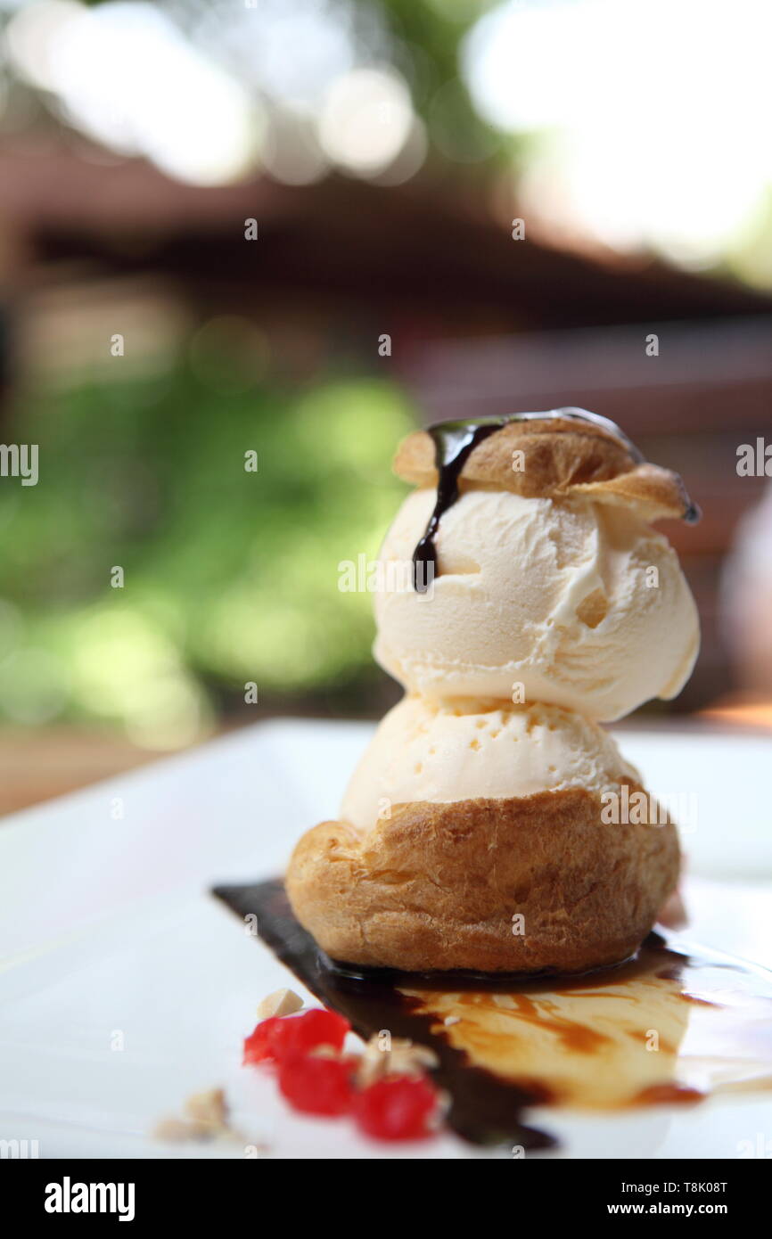 Cream Puffs with Ice Cream Stock Photo - Alamy