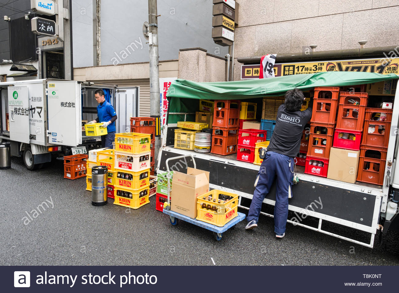 Plastic Crates Truck High Resolution Stock Photography and Images - Alamy