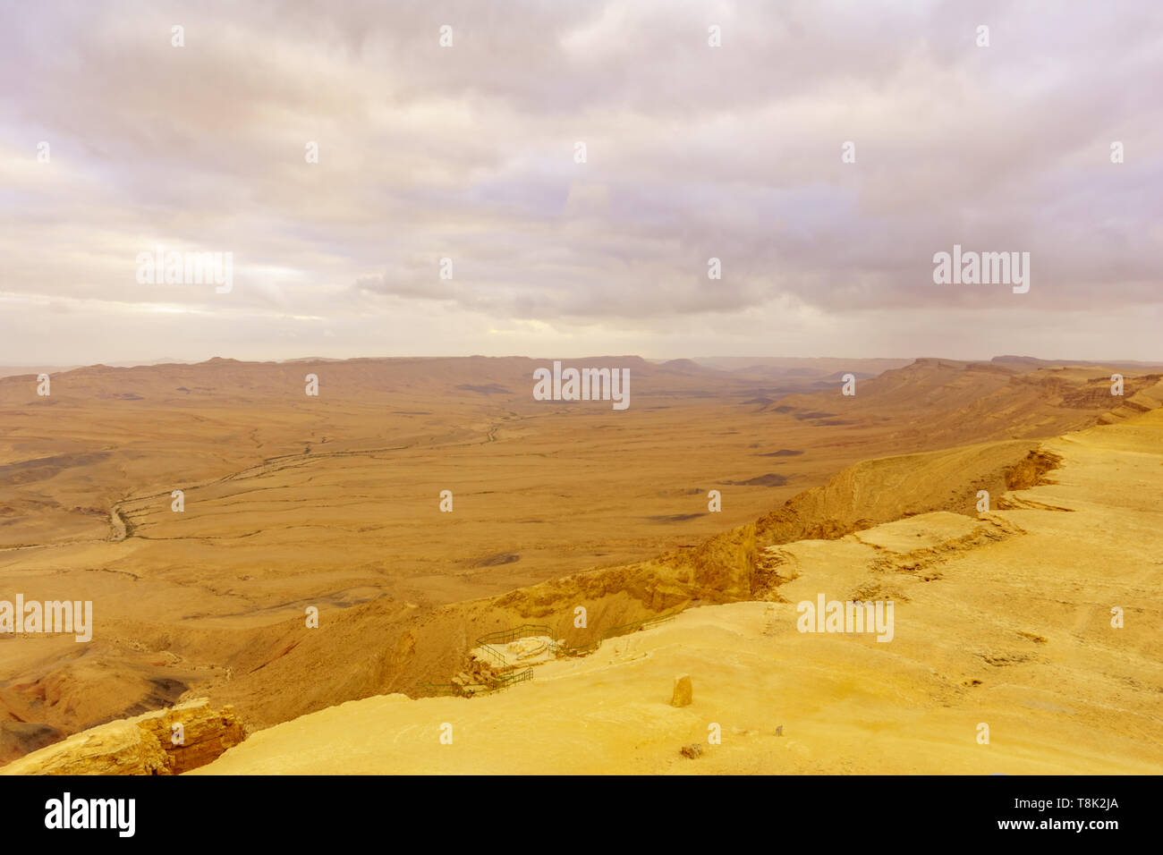 Sunset view of Makhtesh (crater) Ramon, in the Negev Desert, Southern ...