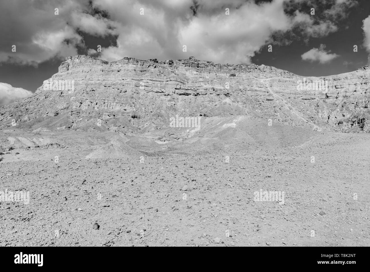 Ramon crater trail Black and White Stock Photos & Images - Alamy