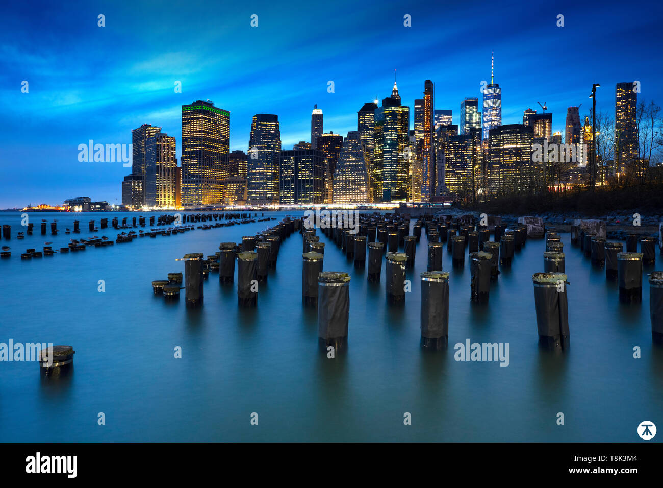 Brooklyn groynes hi-res stock photography and images - Alamy