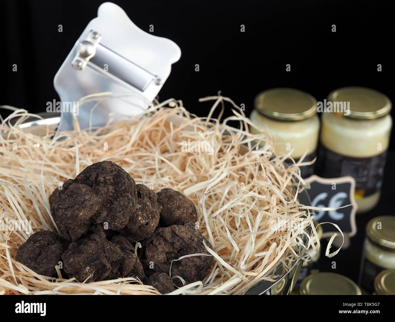 Black truffles dining hi-res stock photography and images - Alamy