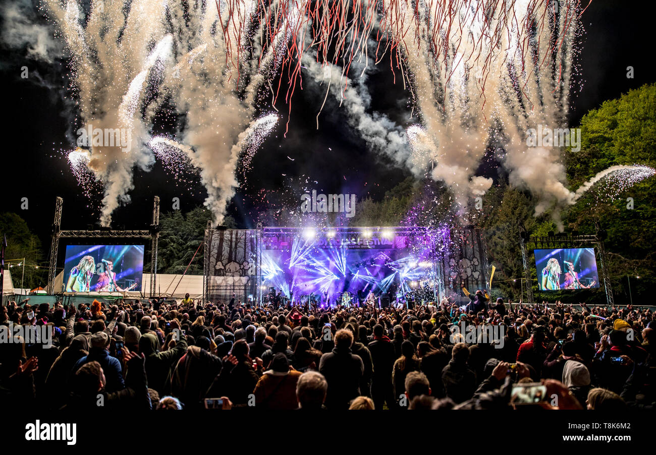 The Darkness headlining Saturday night at Teddy Rocks festival 2019 ...