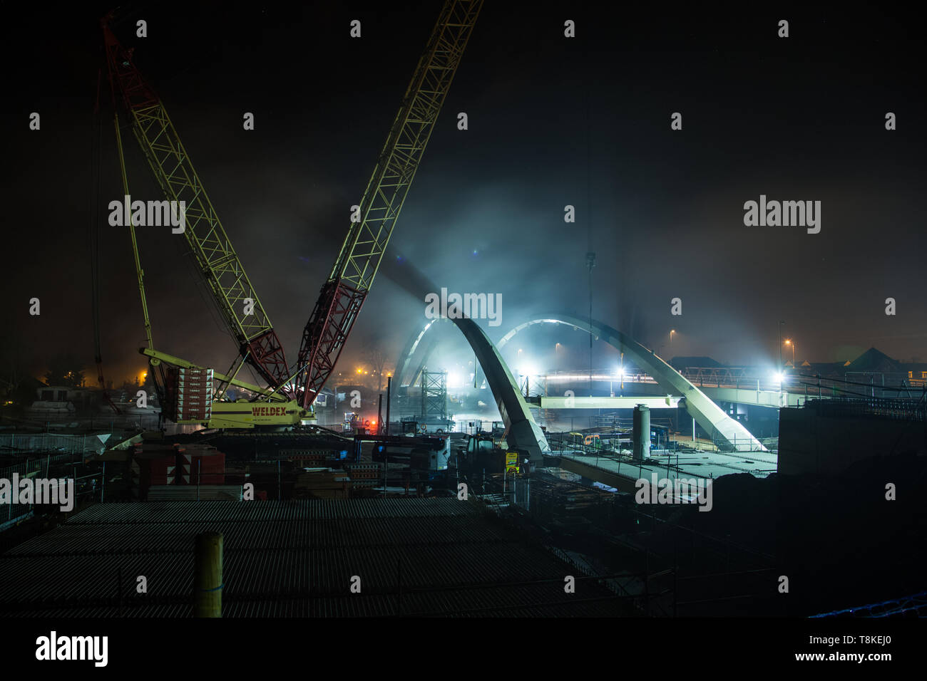 Construction of Walton Bridge Stock Photo - Alamy
