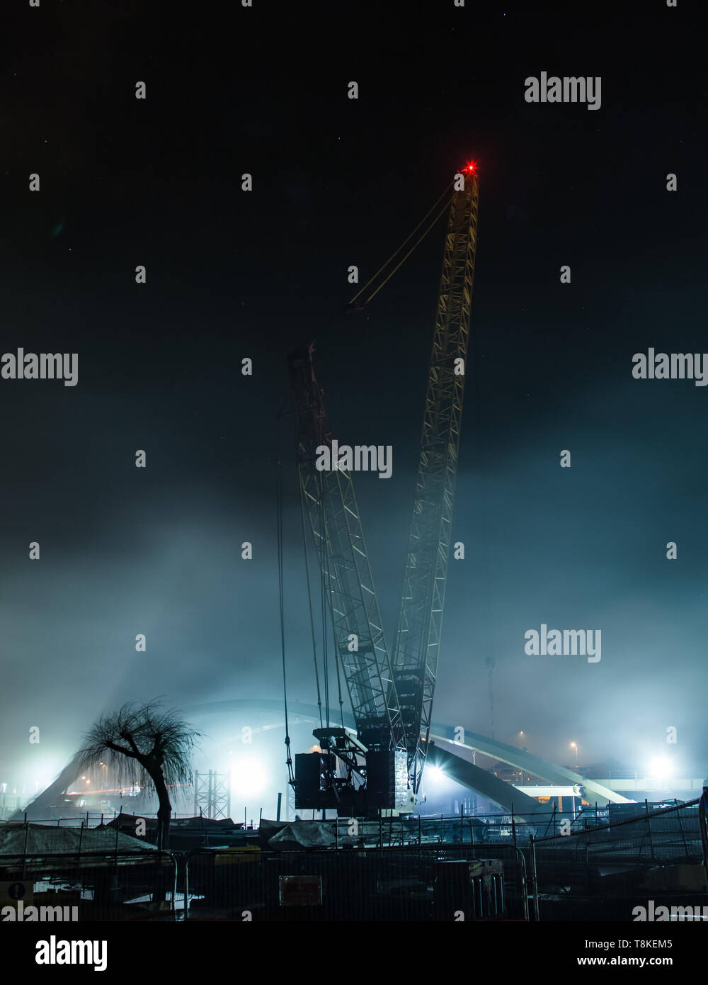 Construction of Walton Bridge Stock Photo - Alamy