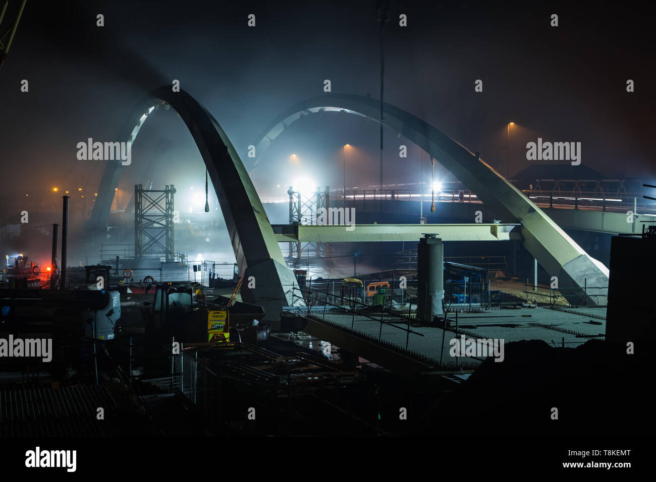 Construction of Walton Bridge Stock Photo - Alamy