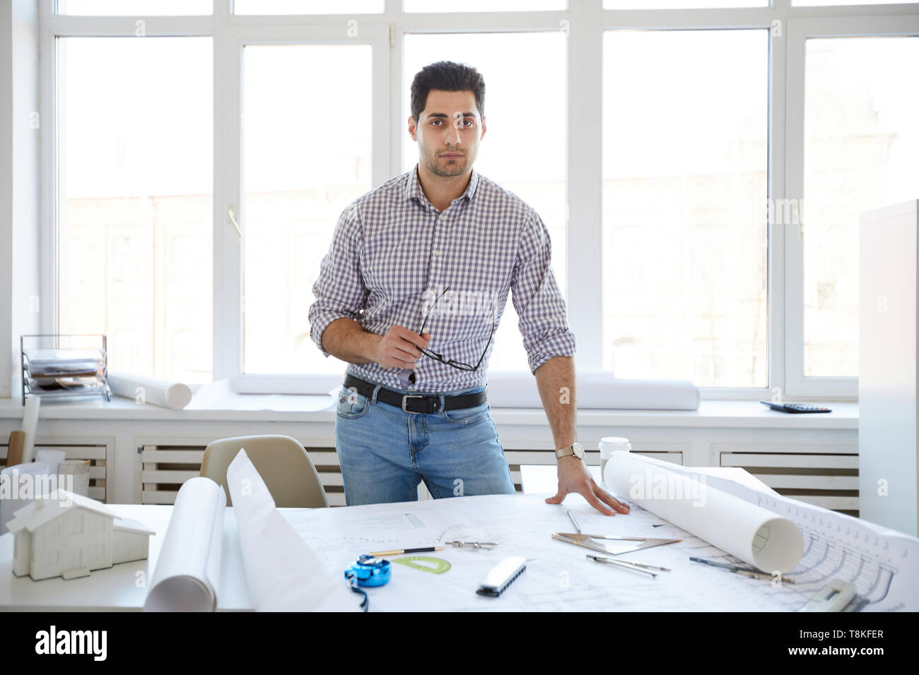 Civil office desk work hi-res stock photography and images - Alamy