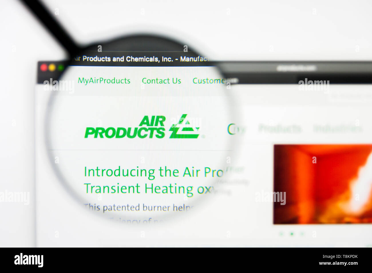 Air products logo hi-res stock photography and images - Alamy