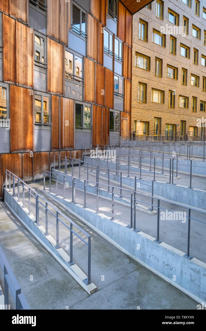 France, Rhone, Lyon, La Confluence district south of the Presqu'ile ...