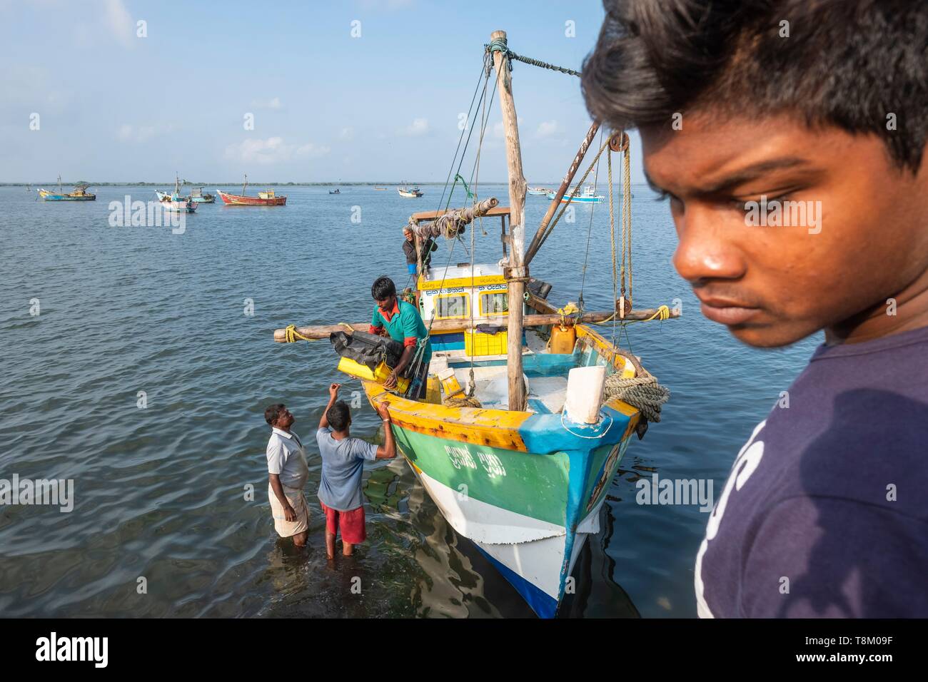 Sri Lanka, Northern province, Jaffna, fishing harbour Stock Photo - Alamy