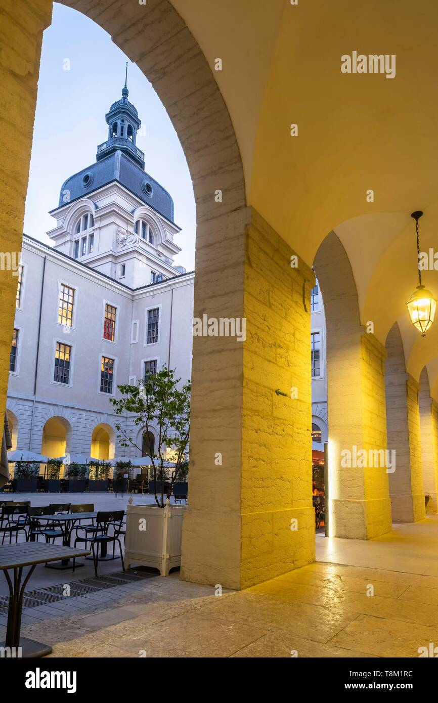 Historic saint martin archway hi-res stock photography and images - Alamy
