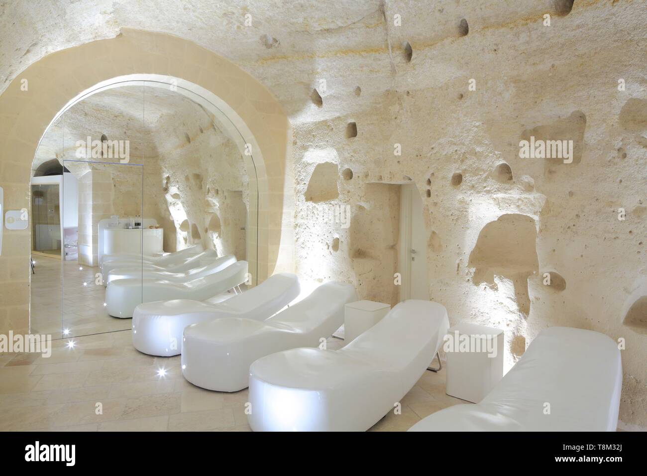 Aquatio cave luxury hotel matera hi-res stock photography and images ...