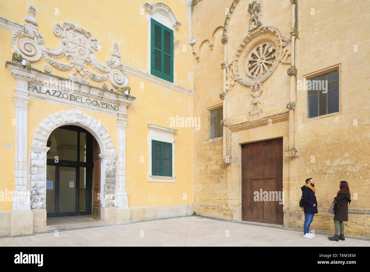 Architecture 13th century convent hi-res stock photography and images ...