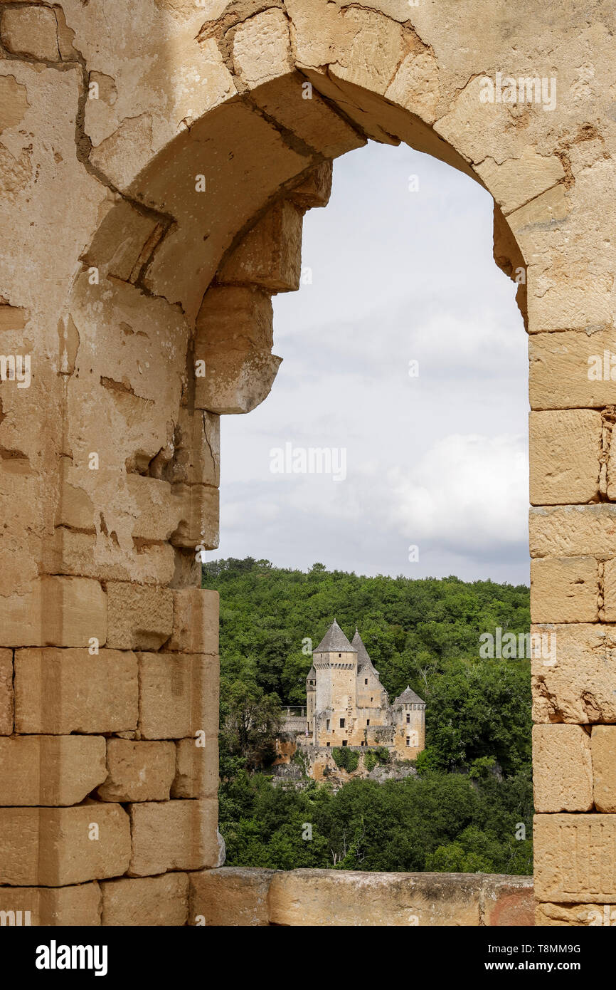 Les Eyzies-de-Tayac-Sireuil (south-western France): the “Chateau de ...