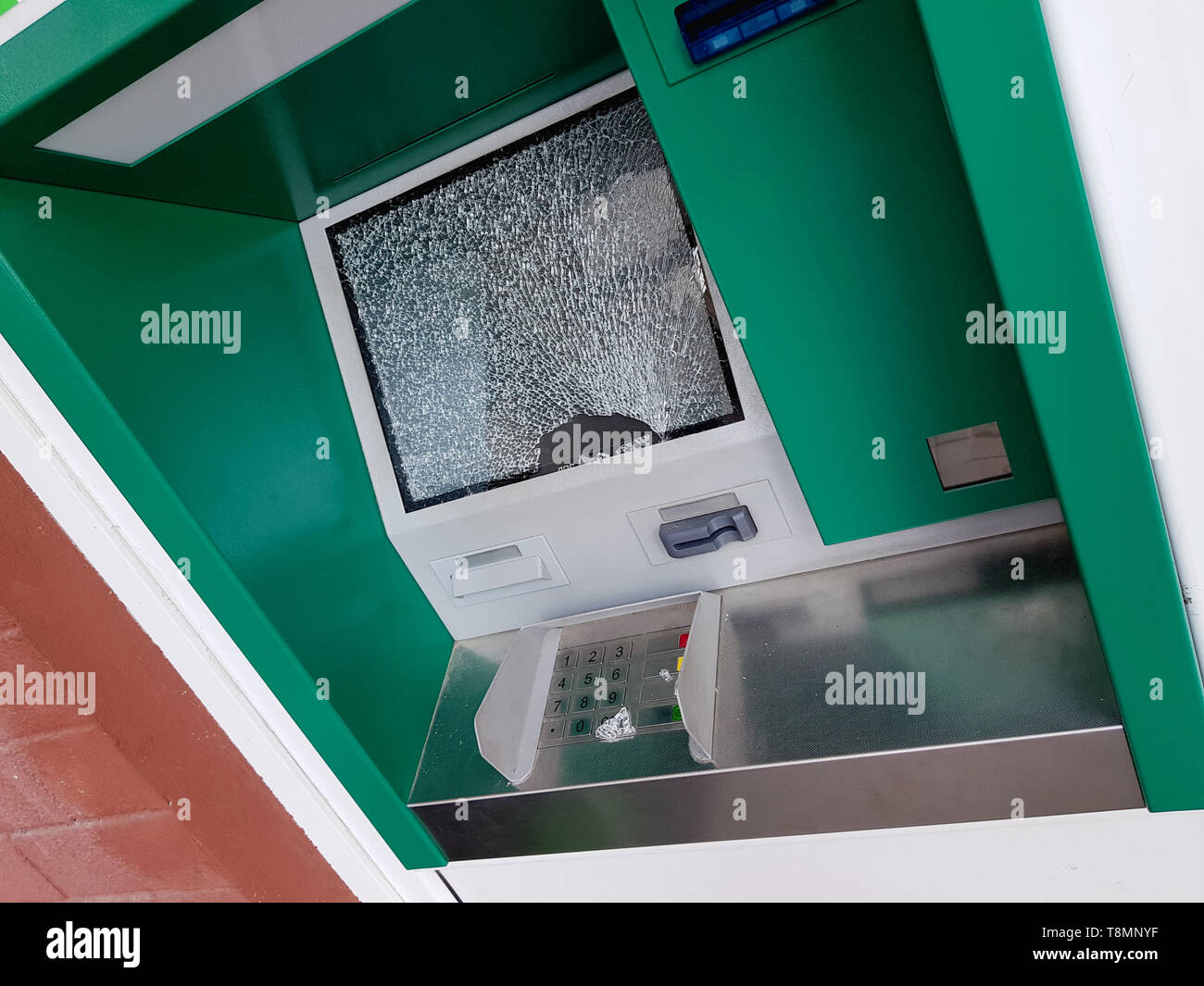 Robbery atm hi-res stock photography and images - Alamy