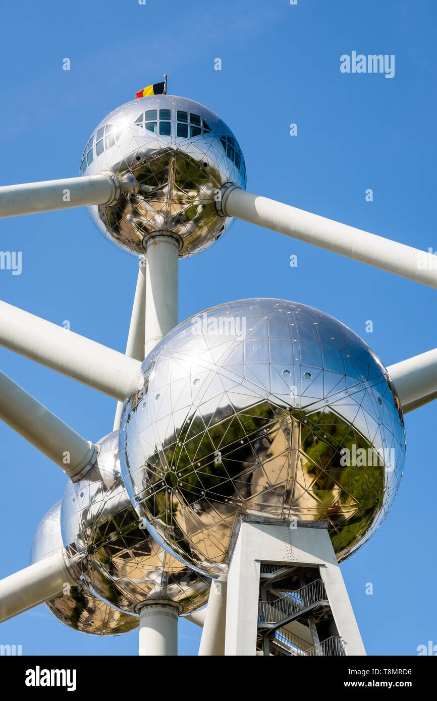 Atomium spheres hi-res stock photography and images - Alamy