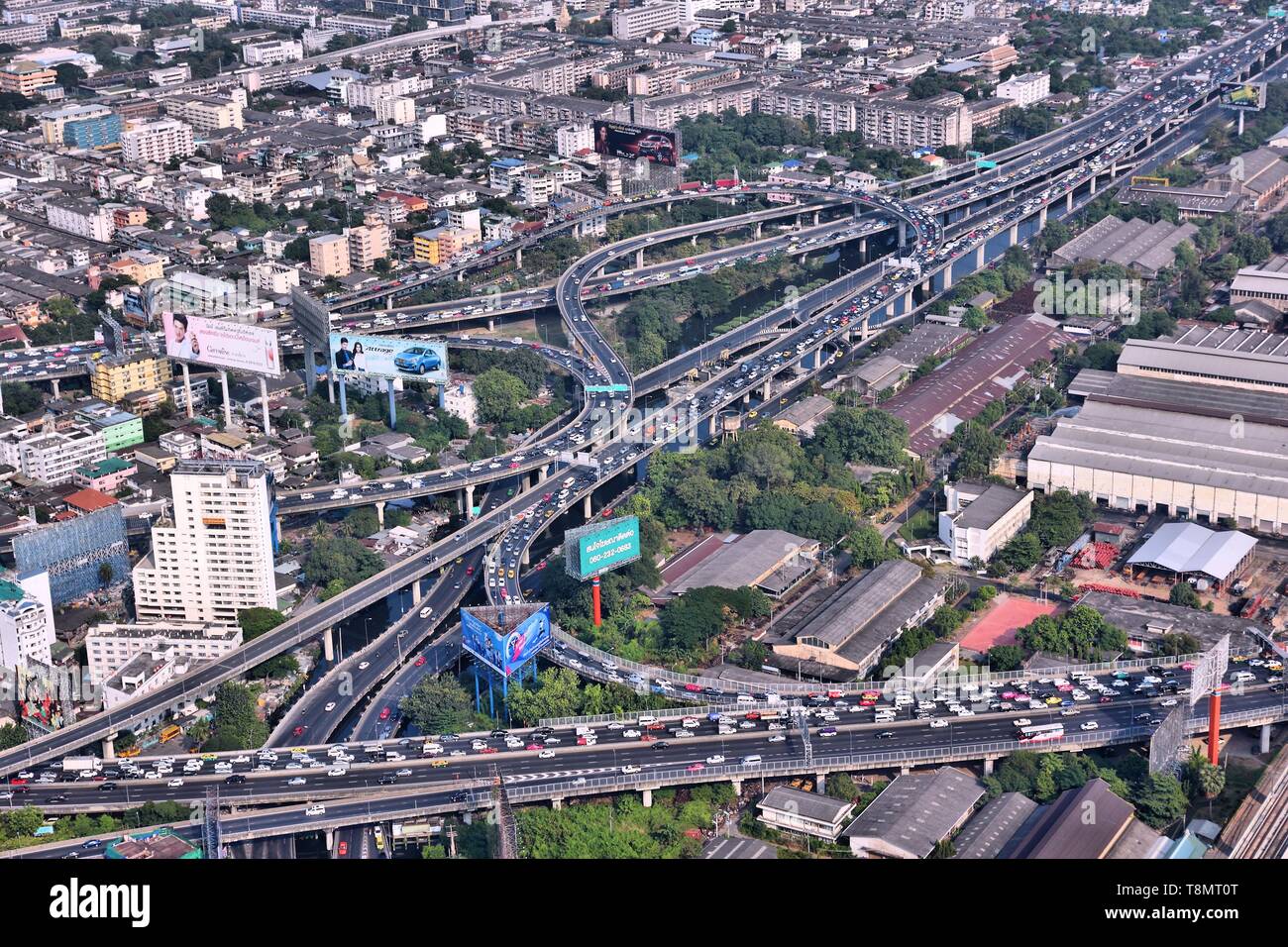 BANGKOK, THAILAND - DECEMBER 24, 2013: Highway interchange in Bangkok ...