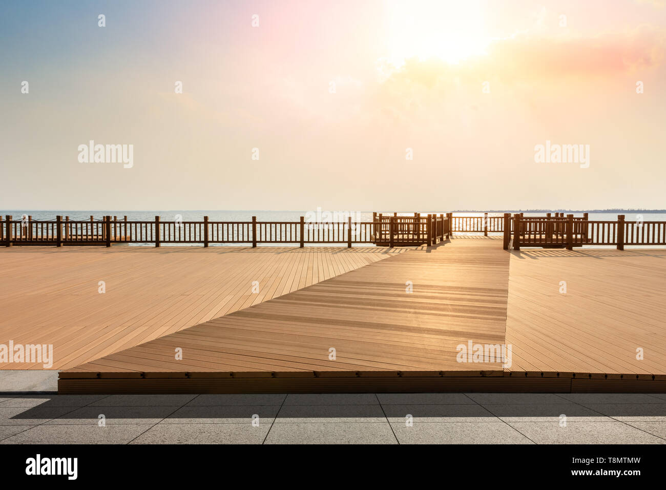 Deck architecture wood hi-res stock photography and images - Alamy