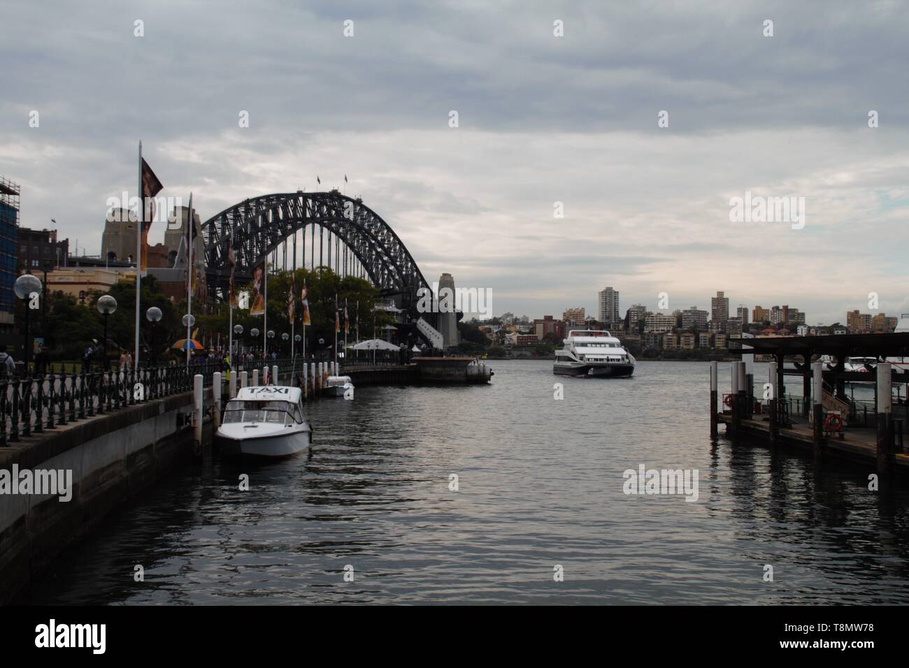 Panorama view of the Sydney harbour bridge Stock Photo - Alamy