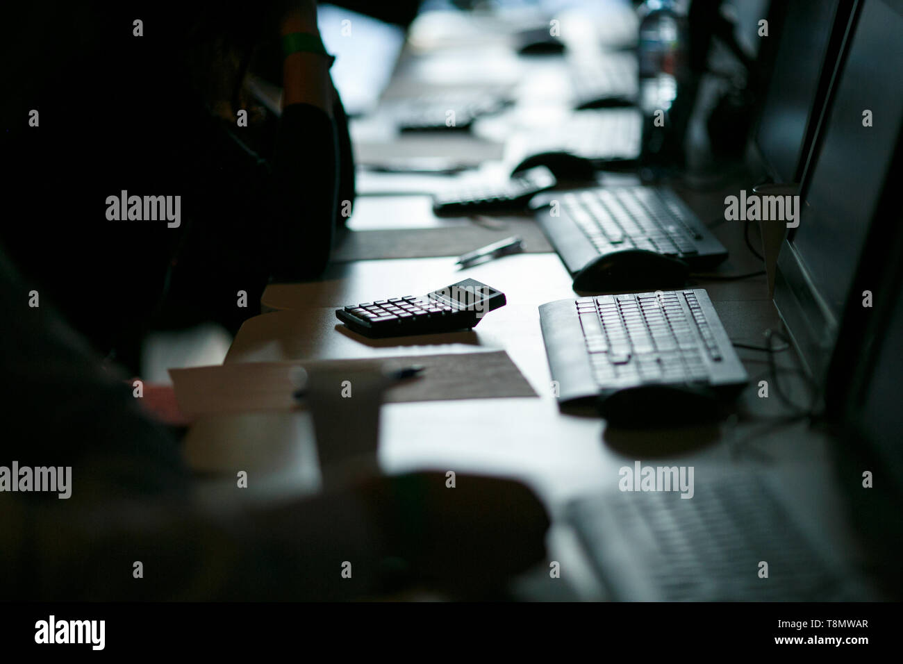 Computer class, preparation for the exam, early morning, backlight from ...