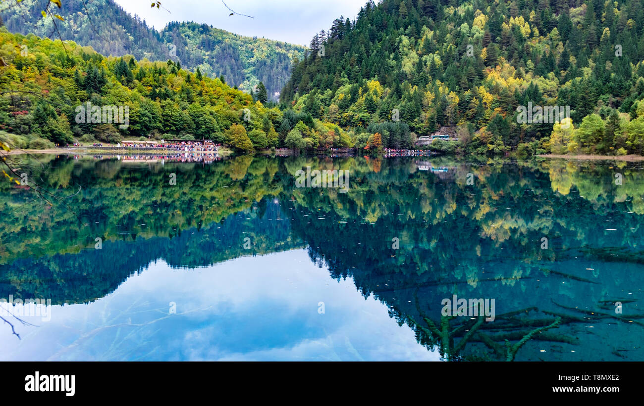 Mirror reflection waterfalls hi-res stock photography and images - Alamy