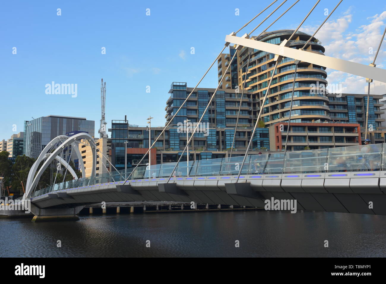Pedestrian Seafarers Bridge over Yarra River in Melbourne in evening ...