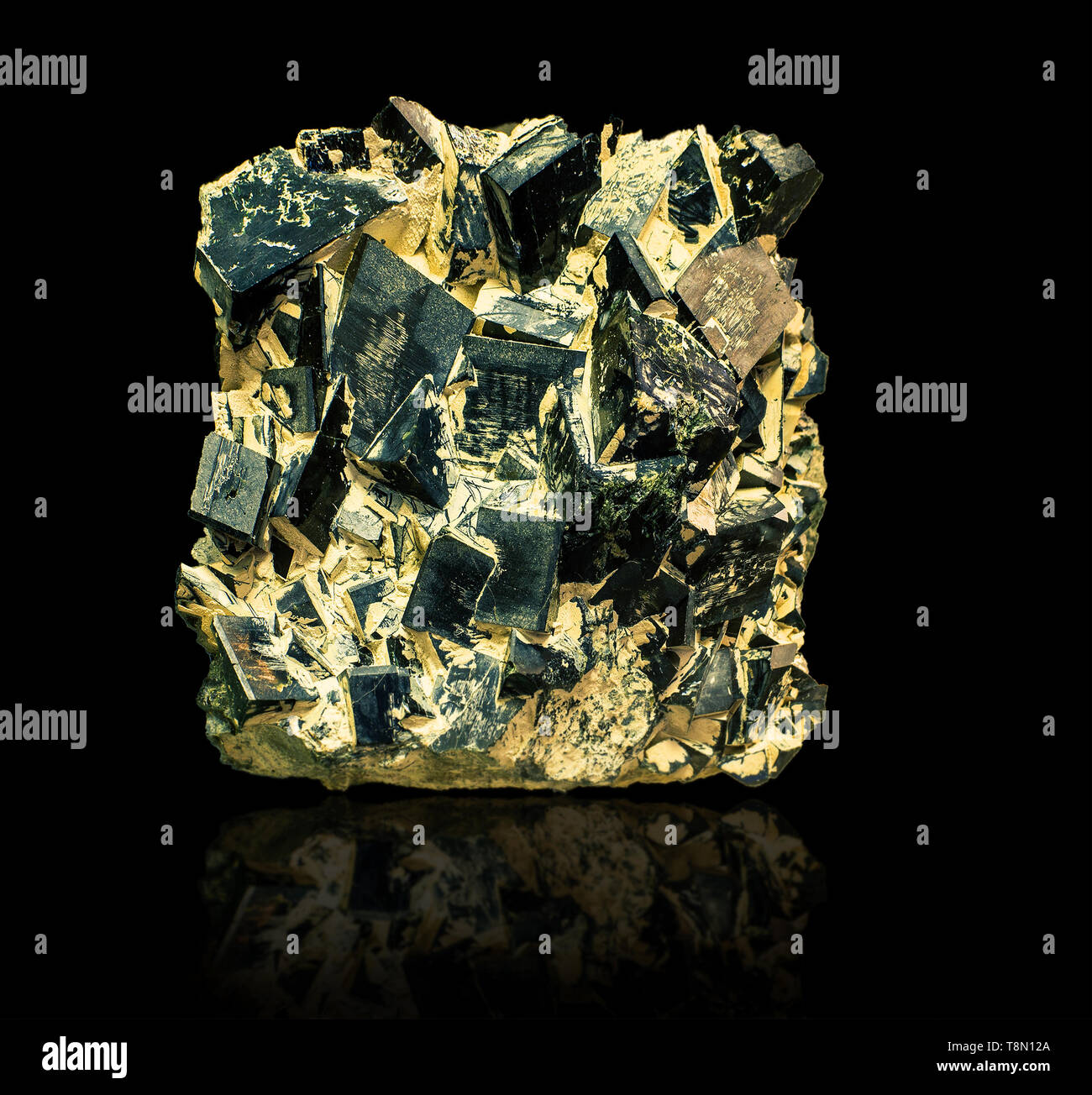 the Hedenbergite CaFe2 (SiO6) isolated Stock Photo - Alamy