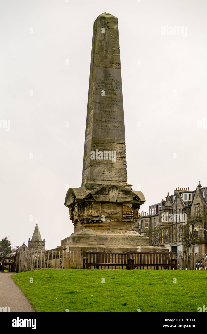 Needle stone Monument Stock Photo - Alamy