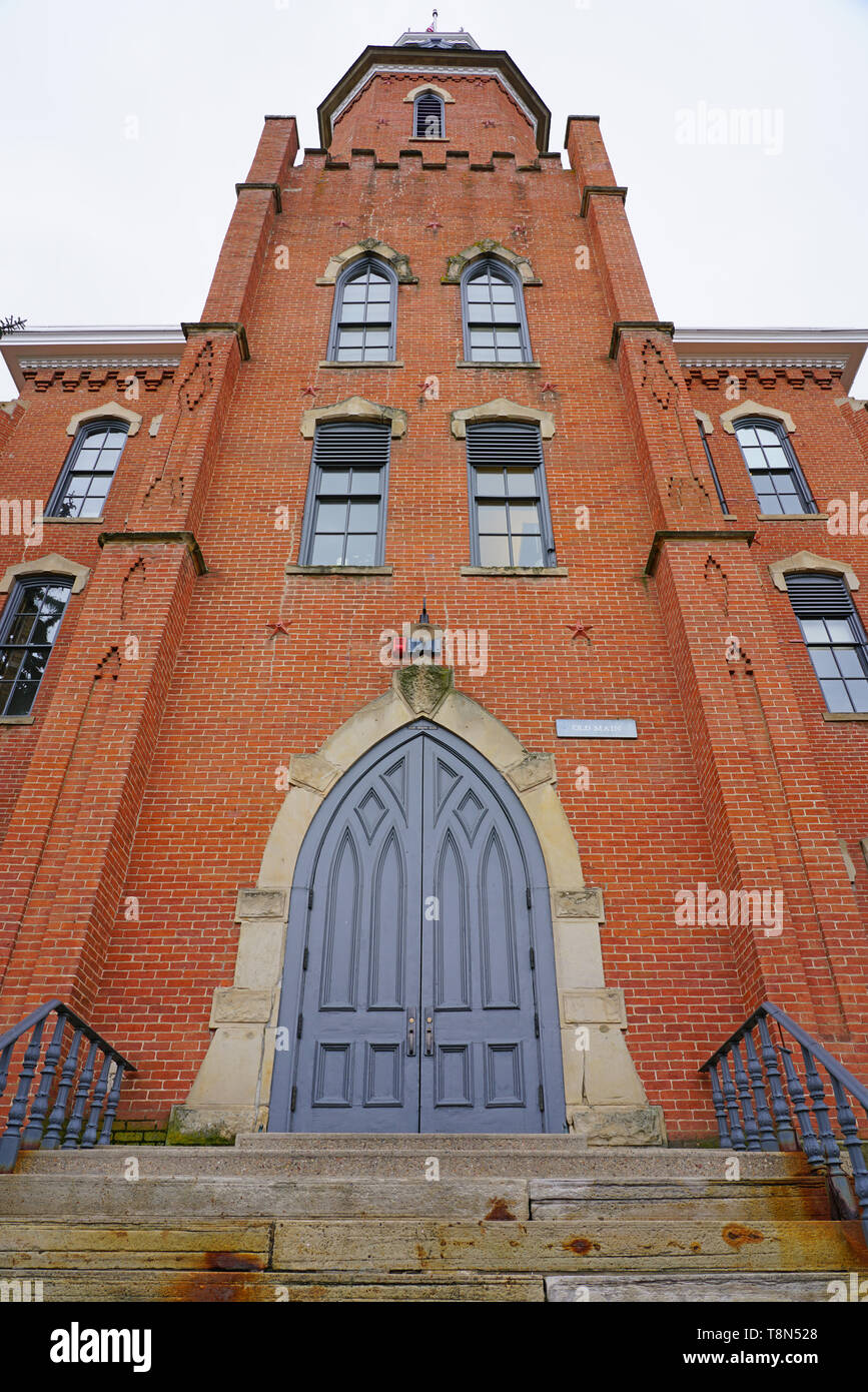 Old main cu campus hi-res stock photography and images - Alamy