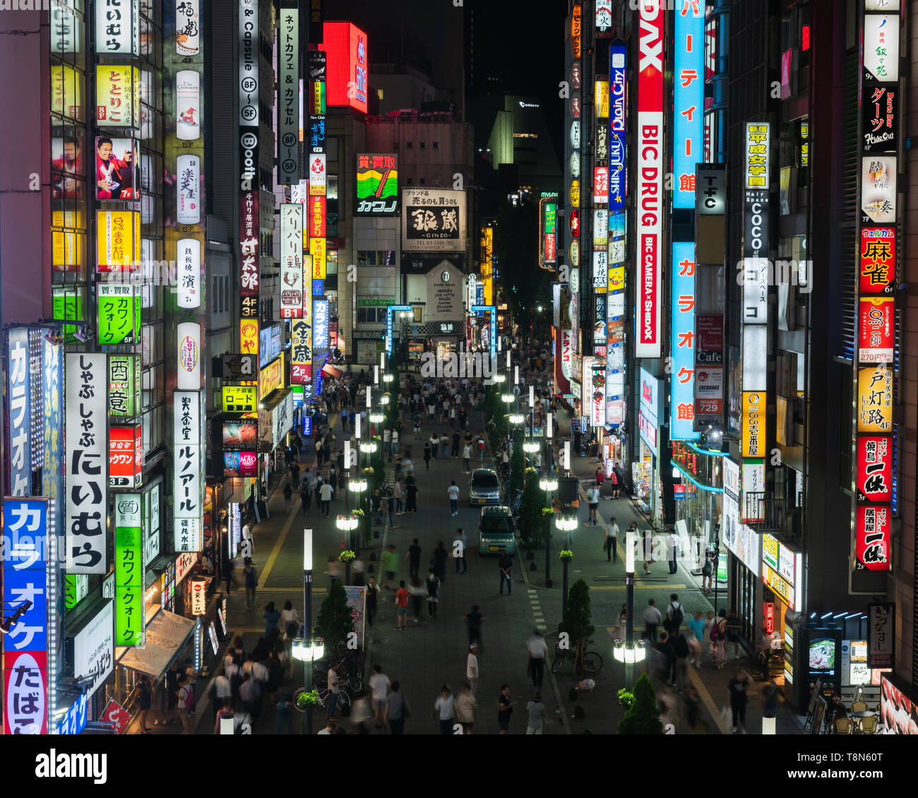 Night view in Kabukicho red light district, Shinjuku, Tokyo, Japan ...