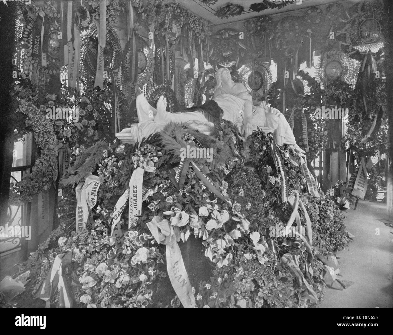 Flowers tomb Black and White Stock Photos & Images - Alamy