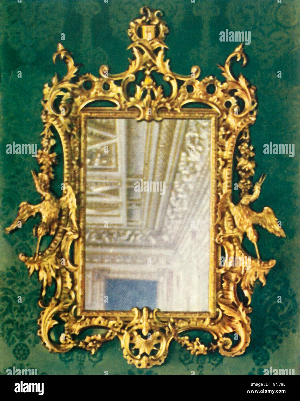 Gilt frames hi-res stock photography and images - Alamy