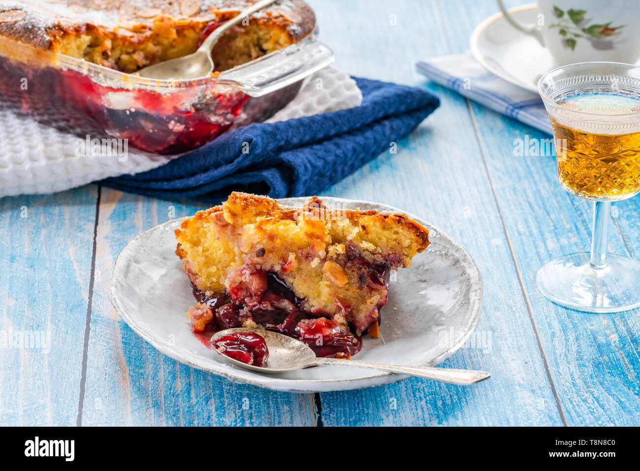 Cherry bakewell cake hi-res stock photography and images - Alamy