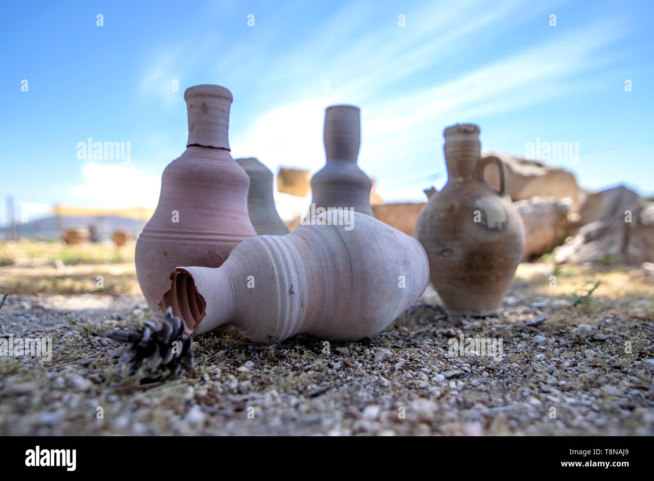 Amphorae hi-res stock photography and images - Alamy