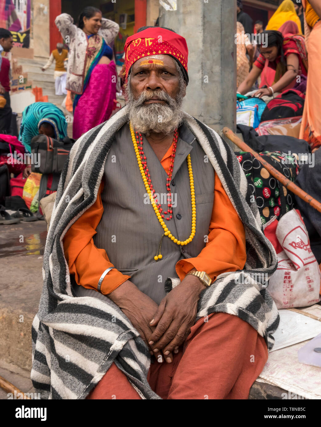 Indian man varanasi ghats hi-res stock photography and images - Alamy